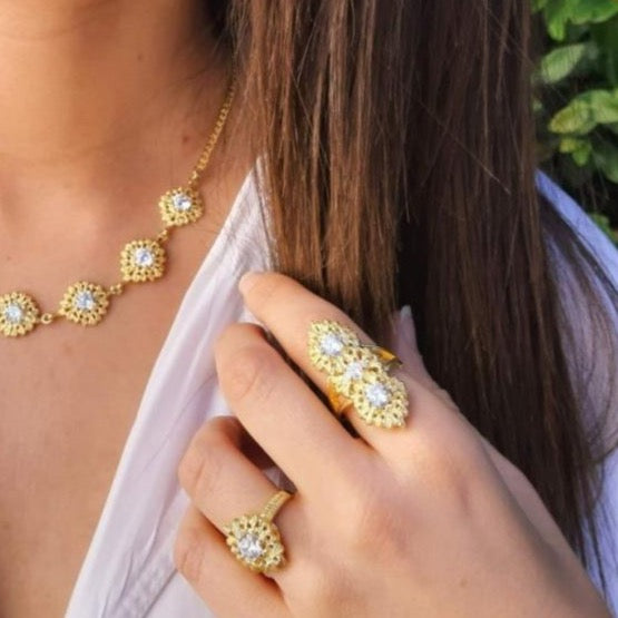 Queen Ring in Gold Plated .925 Silver + Ruby Crystal - Size 6.5 - By A ...